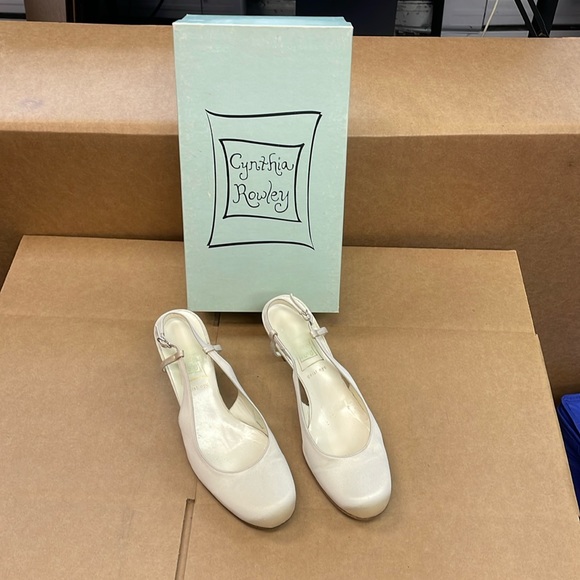 Cynthia Rowley | Shoes | Cynthia Rowley White Satin Pumps Size 65b Good ...